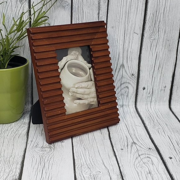 Unique Vintage | Accents | Vintage Walnut 4x6 Table Top Picture Frame ...